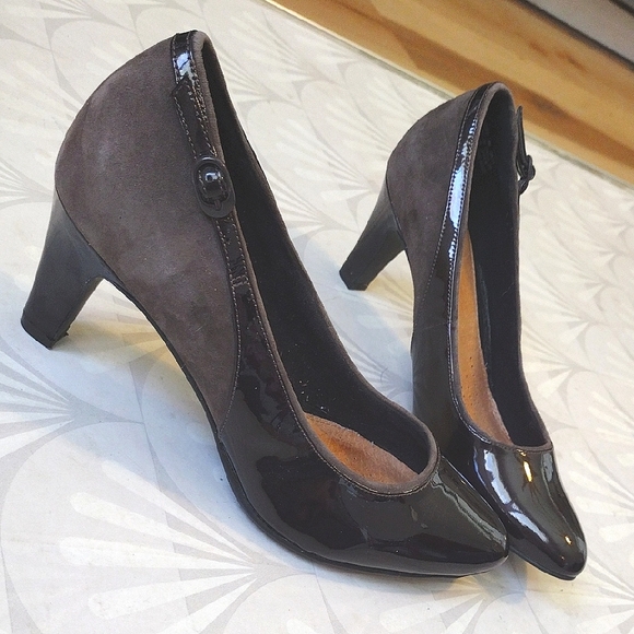 Clarks | Shoes | Clarks Artisan Chocolate Brown Heels | Poshmark
